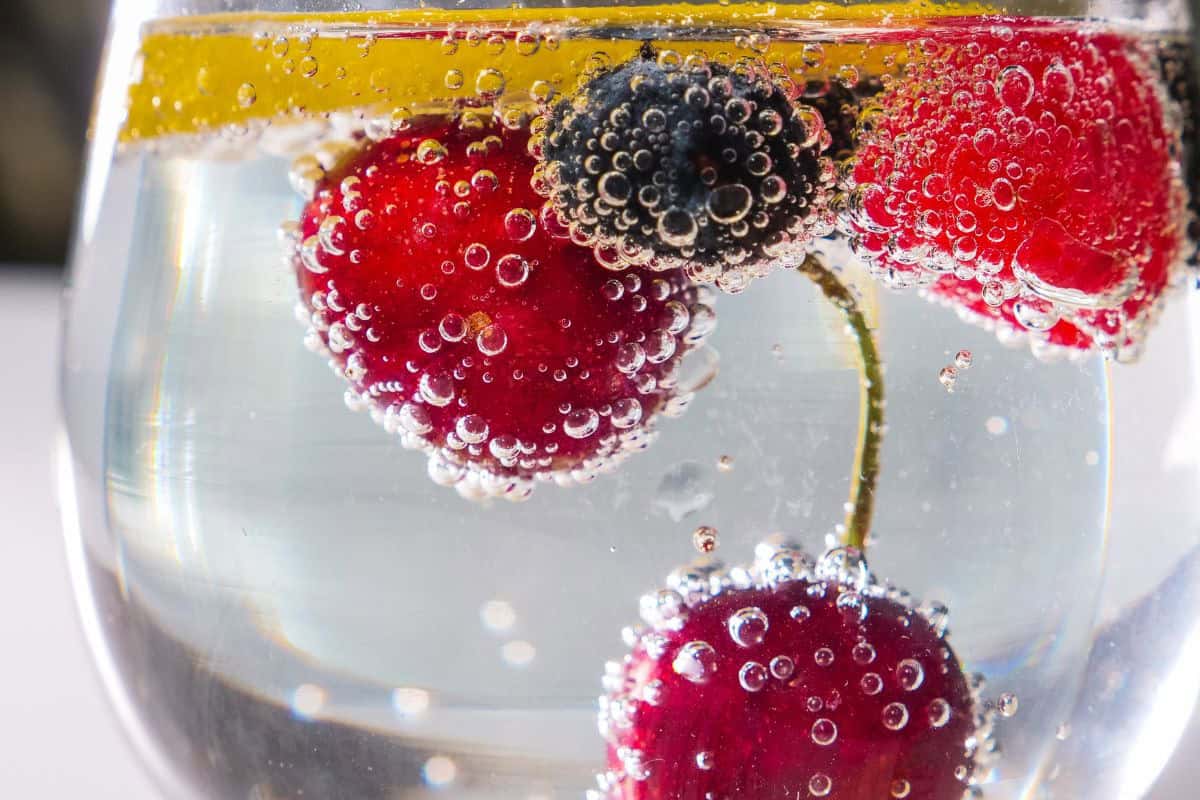 Spritzer Sparkling : Minum Air Soda Tanpa Rasa Bersalah